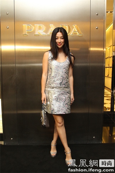 PRADA在中国上海环贸广场IAPM开设新店_凤凰时尚