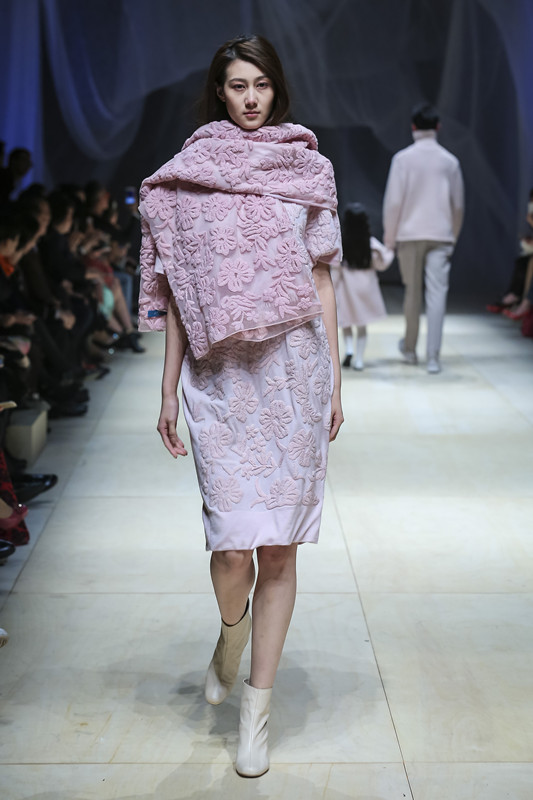 1436 Cashmere Emotion高定系列惊艳亮相_凤凰时尚